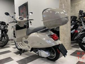Brown Piaggio Vespa 2023 in Riga, with an engine capacity of 0.30 L and mileage of 5 thousand km for 5199 €, photo 3 on AUTOMOTO.COM.LV
