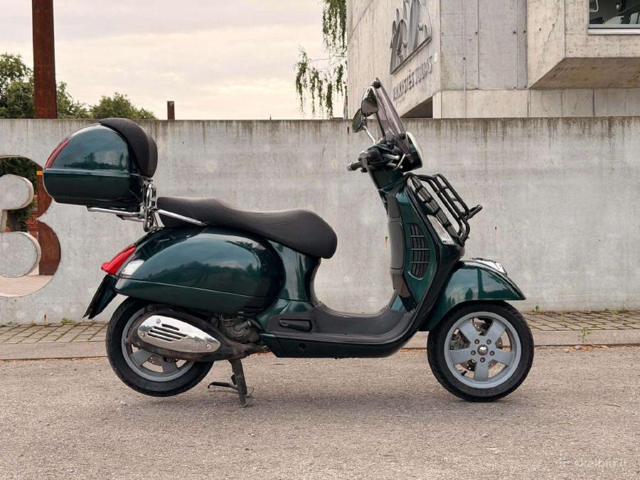 Zaļš Piaggio Vespa 2008 Kauņa, ar dzinēja tilpumu 0.12 L un nobraukumu 15 tūkst. km par 1990 €, foto 3 vietnē AUTOMOTO.COM.LV