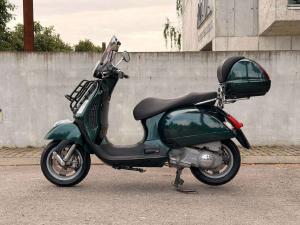 Zaļš Piaggio Vespa 2008 Kauņa, ar dzinēja tilpumu 0.12 L un nobraukumu 15 tūkst. km par 1990 €, foto 4 vietnē AUTOMOTO.COM.LV
