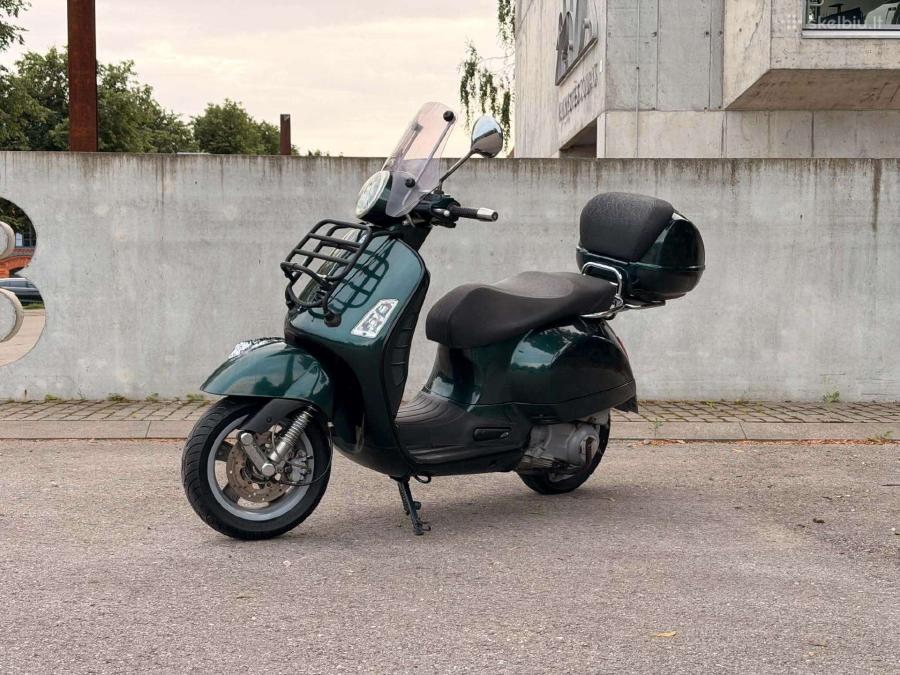 Zaļš Piaggio Vespa 2008 Kauņa, ar dzinēja tilpumu 0.12 L un nobraukumu 15 tūkst. km par 1990 €, foto 16 vietnē AUTOMOTO.COM.LV