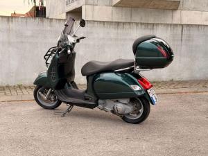 Zaļš Piaggio Vespa 2008 Kauņa, ar dzinēja tilpumu 0.12 L un nobraukumu 15 tūkst. km par 1990 €, foto 17 vietnē AUTOMOTO.COM.LV