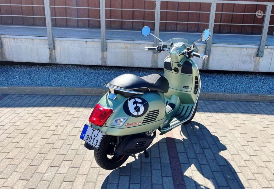 Green Piaggio Vespa 2018 in Marupe, with an engine capacity of 0.30 L and mileage of 13 thousand km for 3500 €, photo 4 on AUTOMOTO.COM.LV
