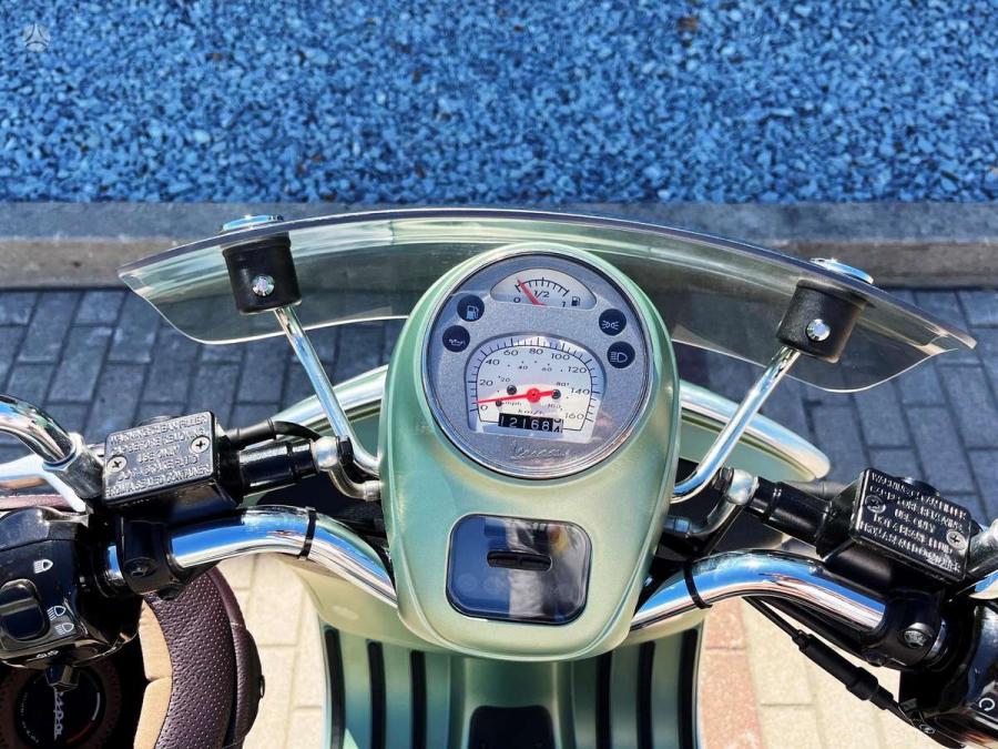 Green Piaggio Vespa 2018 in Marupe, with an engine capacity of 0.30 L and mileage of 13 thousand km for 3500 €, photo 13 on AUTOMOTO.COM.LV