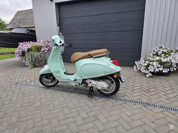 Green Piaggio Vespa 2019 in Ukmerge, with an engine capacity of 50.00 L and mileage of 2 thousand km for 3250 €, photo 1 on AUTOMOTO.COM.LV