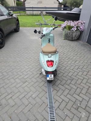 Green Piaggio Vespa 2019 in Ukmerge, with an engine capacity of 50.00 L and mileage of 2 thousand km for 3250 €, photo 7 on AUTOMOTO.COM.LV