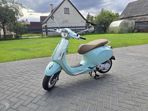 Green Piaggio Vespa 2019 in Ukmerge, with an engine capacity of 50.00 L and mileage of 2 thousand km for 3250 €, photo 7 on AUTOMOTO.COM.LV
