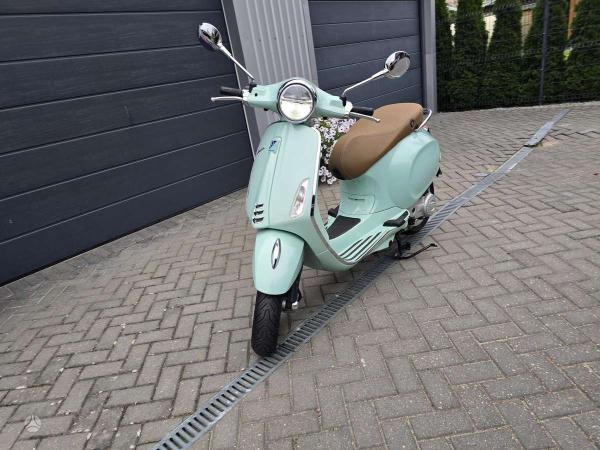 Green Piaggio Vespa 2019 in Ukmerge, with an engine capacity of 50.00 L and mileage of 2 thousand km for 3250 €, photo 8 on AUTOMOTO.COM.LV