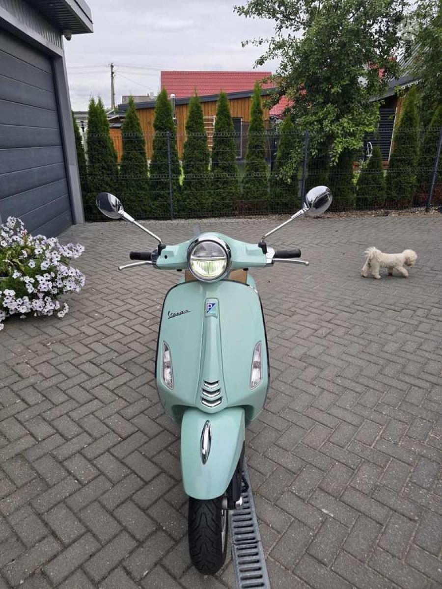 Green Piaggio Vespa 2019 in Ukmerge, with an engine capacity of 50.00 L and mileage of 2 thousand km for 3250 €, photo 10 on AUTOMOTO.COM.LV