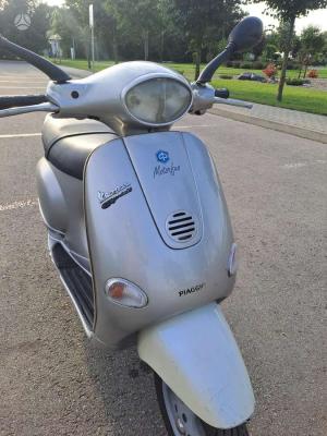 Pelēks Piaggio Vespa 1999 Panevēža, ar dzinēja tilpumu 0.15 L un nobraukumu 17 tūkst. km par 950 €, foto 4 vietnē AUTOMOTO.COM.LV