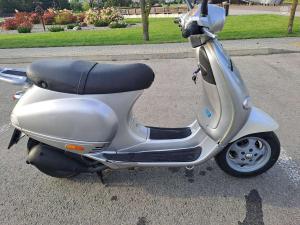 Pelēks Piaggio Vespa 1999 Panevēža, ar dzinēja tilpumu 0.15 L un nobraukumu 17 tūkst. km par 950 €, foto 6 vietnē AUTOMOTO.COM.LV