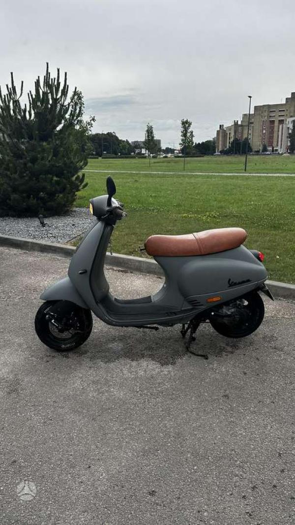 Серый Piaggio Vespa 2001 в Каунас, объемом двигателя 50.00 л и пробегом 9 тыс. км за 650 €, фото 2 на AUTOMOTO.COM.LV
