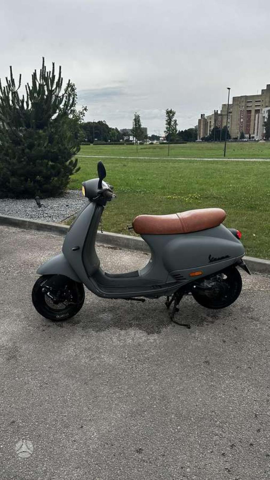 Серый Piaggio Vespa 2001 в Каунас, объемом двигателя 50.00 л и пробегом 9 тыс. км за 650 €, фото 3 на AUTOMOTO.COM.LV