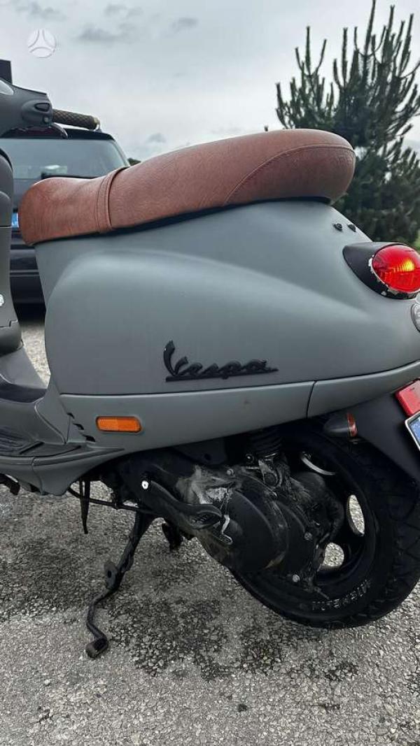 Серый Piaggio Vespa 2001 в Каунас, объемом двигателя 50.00 л и пробегом 9 тыс. км за 650 €, фото 3 на AUTOMOTO.COM.LV