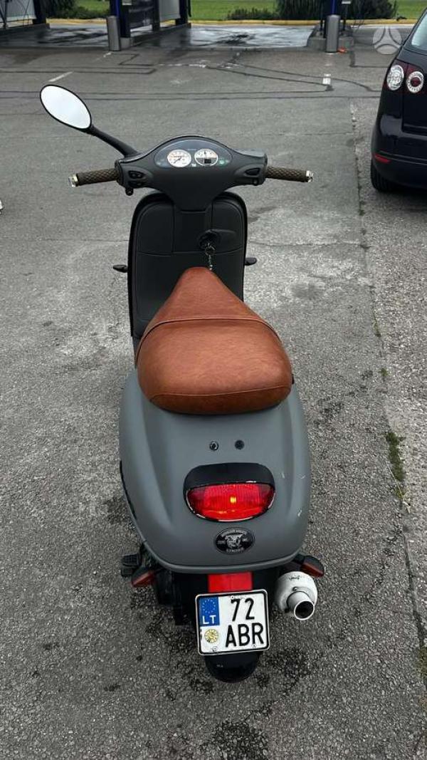 Серый Piaggio Vespa 2001 в Каунас, объемом двигателя 50.00 л и пробегом 9 тыс. км за 650 €, фото 4 на AUTOMOTO.COM.LV
