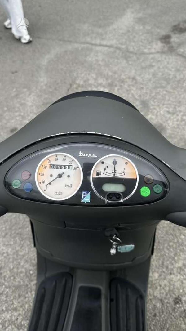 Серый Piaggio Vespa 2001 в Каунас, объемом двигателя 50.00 л и пробегом 9 тыс. км за 650 €, фото 9 на AUTOMOTO.COM.LV
