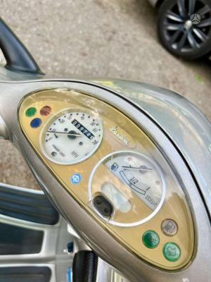 Grey Piaggio Vespa 2001 in Vilnius, with an engine capacity of 0.13 L and mileage of 16 thousand km for 1500 €, photo 14 on AUTOMOTO.COM.LV