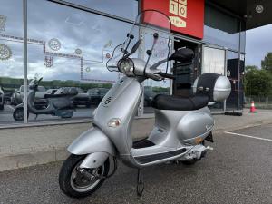 Grey Piaggio Vespa 2004 in Vilnius, with an engine capacity of 0.13 L and mileage of 16 thousand km for 1799 €, photo 5 on AUTOMOTO.COM.LV
