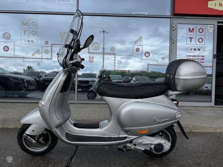 Grey Piaggio Vespa 2004 in Vilnius, with an engine capacity of 0.13 L and mileage of 16 thousand km for 1799 €, photo 6 on AUTOMOTO.COM.LV