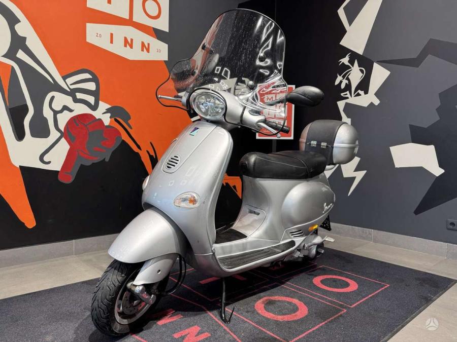 Grey Piaggio Vespa 2004 in Vilnius, with an engine capacity of 0.13 L and mileage of 16 thousand km for 1799 €, photo 12 on AUTOMOTO.COM.LV