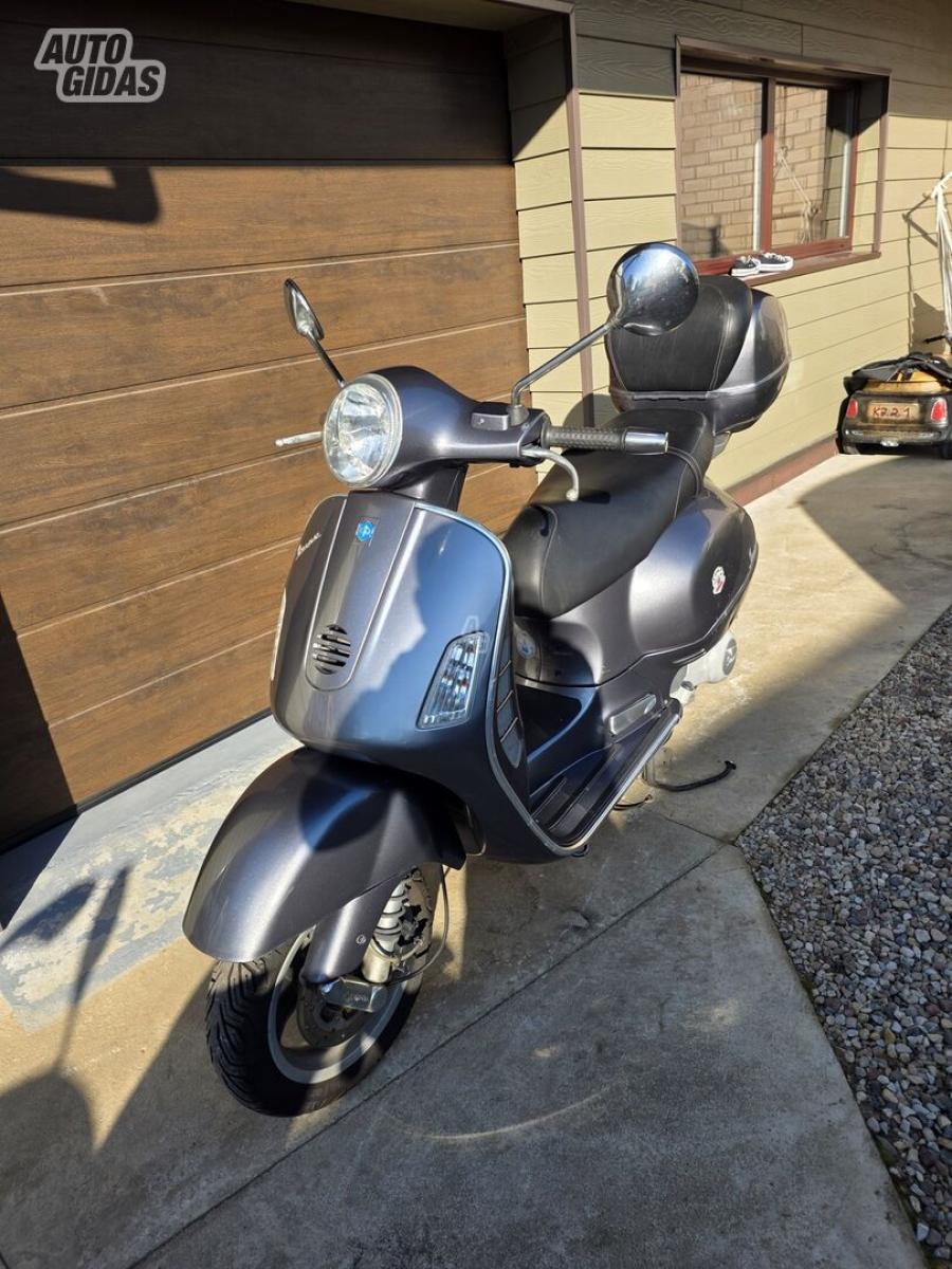 Pelēks Piaggio Vespa 2004 Pasvalys, ar dzinēja tilpumu 0.13 L un nobraukumu 30 tūkst. km par 1299 €, foto 4 vietnē AUTOMOTO.COM.LV