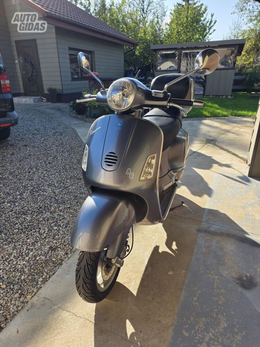 Pelēks Piaggio Vespa 2004 Pasvalys, ar dzinēja tilpumu 0.13 L un nobraukumu 30 tūkst. km par 1299 €, foto 6 vietnē AUTOMOTO.COM.LV