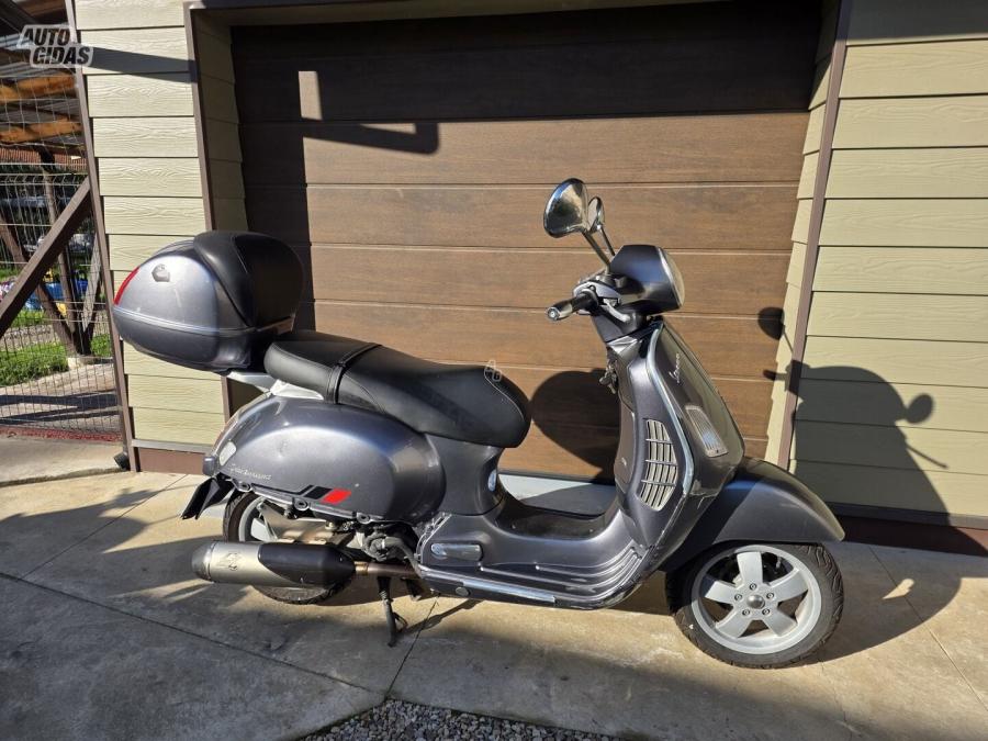 Pelēks Piaggio Vespa 2004 Pasvalys, ar dzinēja tilpumu 0.13 L un nobraukumu 30 tūkst. km par 1299 €, foto 8 vietnē AUTOMOTO.COM.LV