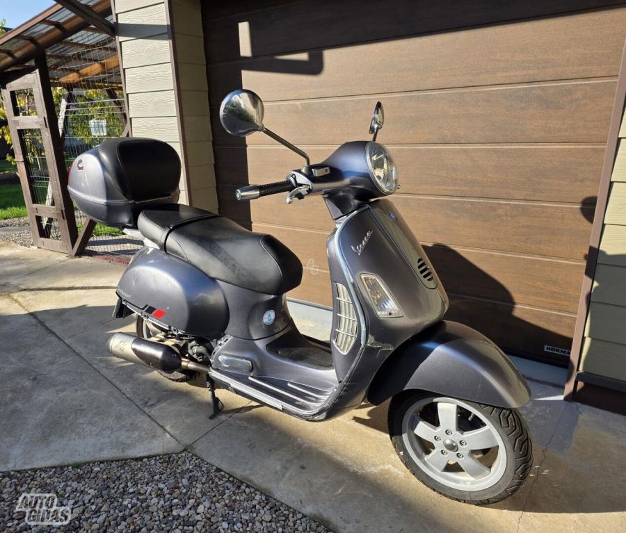 Pelēks Piaggio Vespa 2004 Pasvalys, ar dzinēja tilpumu 0.13 L un nobraukumu 30 tūkst. km par 1299 €, foto 9 vietnē AUTOMOTO.COM.LV