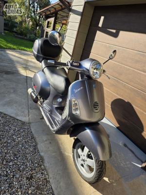 Pelēks Piaggio Vespa 2004 Pasvalys, ar dzinēja tilpumu 0.13 L un nobraukumu 30 tūkst. km par 1299 €, foto 15 vietnē AUTOMOTO.COM.LV