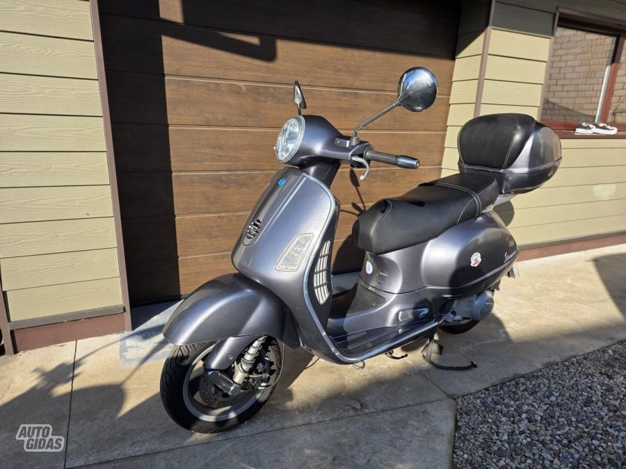 Pelēks Piaggio Vespa 2004 Pasvalys, ar dzinēja tilpumu 0.13 L un nobraukumu 30 tūkst. km par 1299 €, foto 18 vietnē AUTOMOTO.COM.LV
