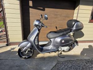 Pelēks Piaggio Vespa 2004 Pasvalys, ar dzinēja tilpumu 0.13 L un nobraukumu 30 tūkst. km par 1299 €, foto 22 vietnē AUTOMOTO.COM.LV