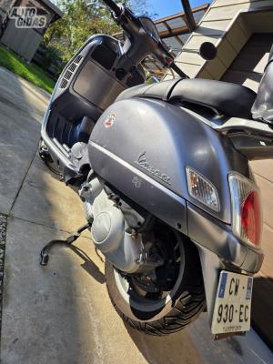 Pelēks Piaggio Vespa 2004 Pasvalys, ar dzinēja tilpumu 0.13 L un nobraukumu 30 tūkst. km par 1299 €, foto 23 vietnē AUTOMOTO.COM.LV