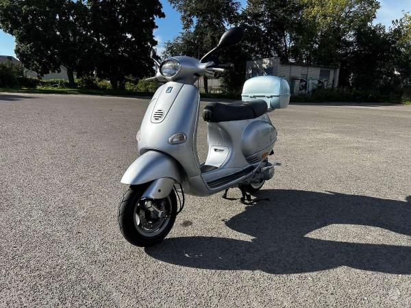 Piaggio Vespa 2005 в Алитус на AUTOMOTO.COM.LV Серый Piaggio Vespa 2005 в Алитус, объемом двигателя 0.13 л и пробегом 19 тыс. км за 1350 €, фото 1 на AUTOMOTO.COM.LV