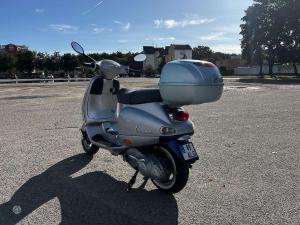 Grey Piaggio Vespa 2005 in Alytus, with an engine capacity of 0.13 L and mileage of 19 thousand km for 1350 €, photo 5 on AUTOMOTO.COM.LV