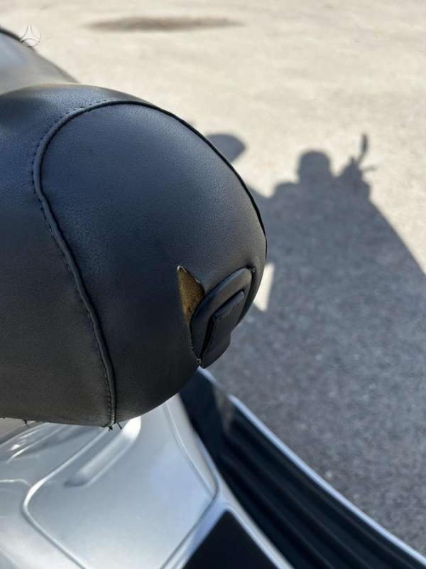 Piaggio Vespa 2005 в Алитус на AUTOMOTO.COM.LV Серый Piaggio Vespa 2005 в Алитус, объемом двигателя 0.13 л и пробегом 19 тыс. км за 1350 €, фото 10 на AUTOMOTO.COM.LV