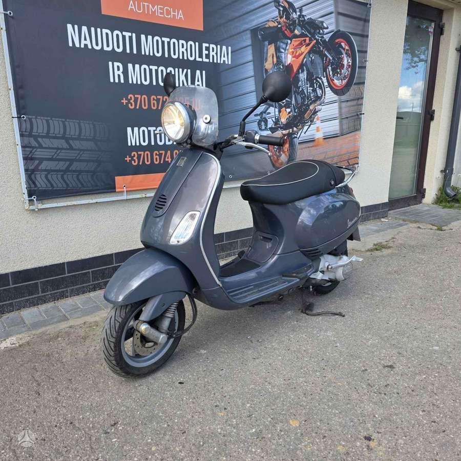 Grey Piaggio Vespa 2006 in Panevezys, with an engine capacity of 0.13 L and mileage of 22 thousand km for 1450 €, photo 4 on AUTOMOTO.COM.LV