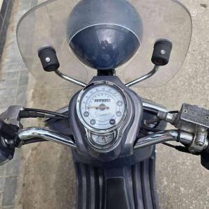 Grey Piaggio Vespa 2006 in Panevezys, with an engine capacity of 0.13 L and mileage of 22 thousand km for 1450 €, photo 11 on AUTOMOTO.COM.LV