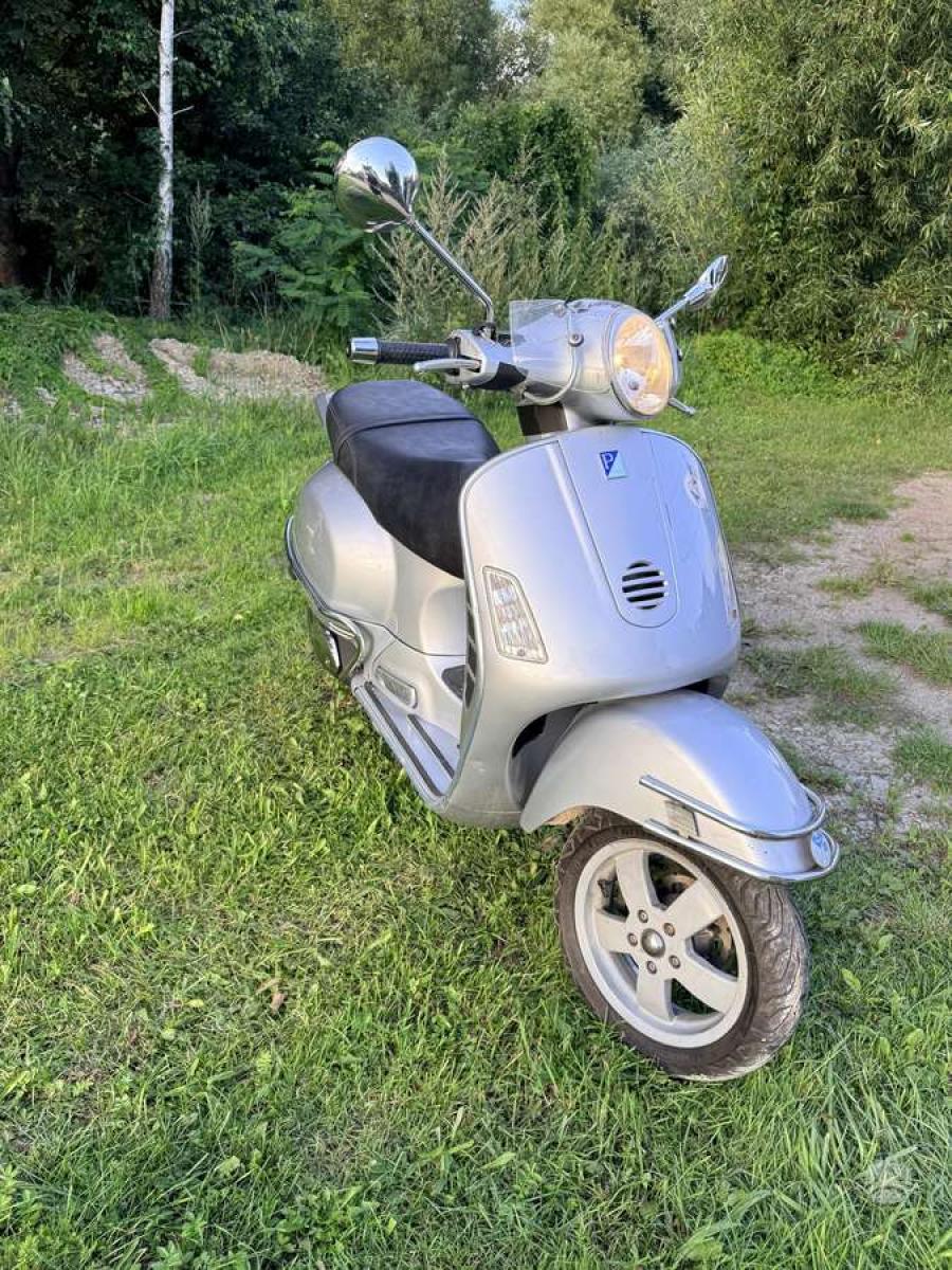 Pelēks Piaggio Vespa 2007 Kauņa, ar dzinēja tilpumu 0.13 L un nobraukumu 16 tūkst. km par 1499 €, foto 3 vietnē AUTOMOTO.COM.LV