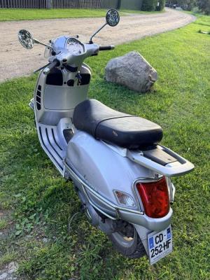 Pelēks Piaggio Vespa 2007 Kauņa, ar dzinēja tilpumu 0.13 L un nobraukumu 16 tūkst. km par 1499 €, foto 5 vietnē AUTOMOTO.COM.LV