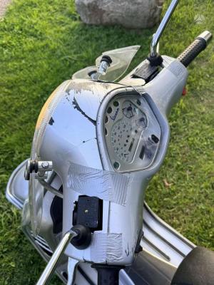Pelēks Piaggio Vespa 2007 Kauņa, ar dzinēja tilpumu 0.13 L un nobraukumu 16 tūkst. km par 1499 €, foto 6 vietnē AUTOMOTO.COM.LV