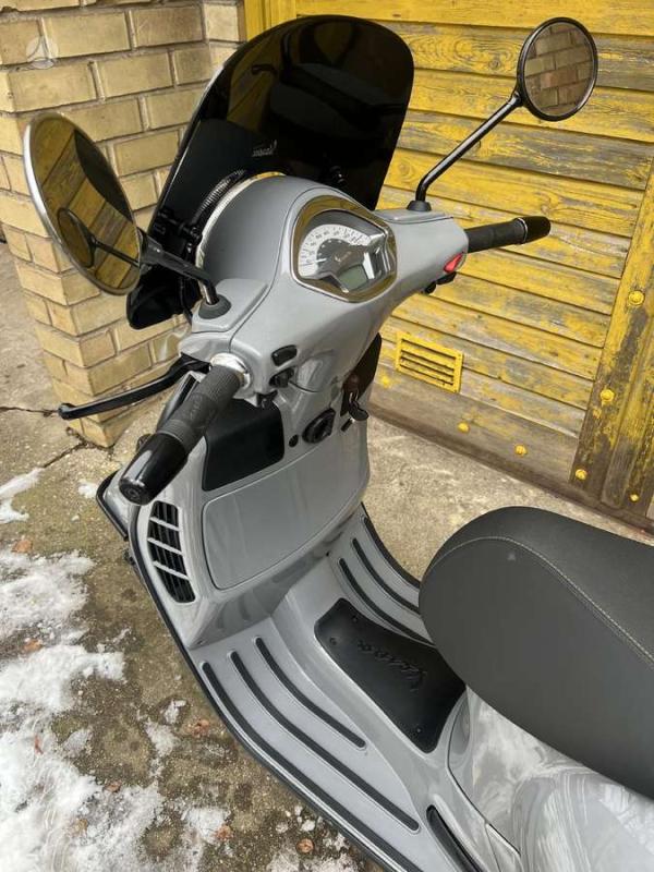 Pelēks Piaggio Vespa 2016 Kauņa, ar dzinēja tilpumu 0.30 L un nobraukumu 35 tūkst. km par 1800 €, foto 10 vietnē AUTOMOTO.COM.LV
