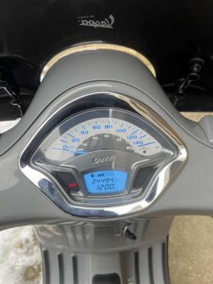 Серый Piaggio Vespa 2016 в Каунас, объемом двигателя 0.30 л и пробегом 35 тыс. км за 1800 €, фото 11 на AUTOMOTO.COM.LV