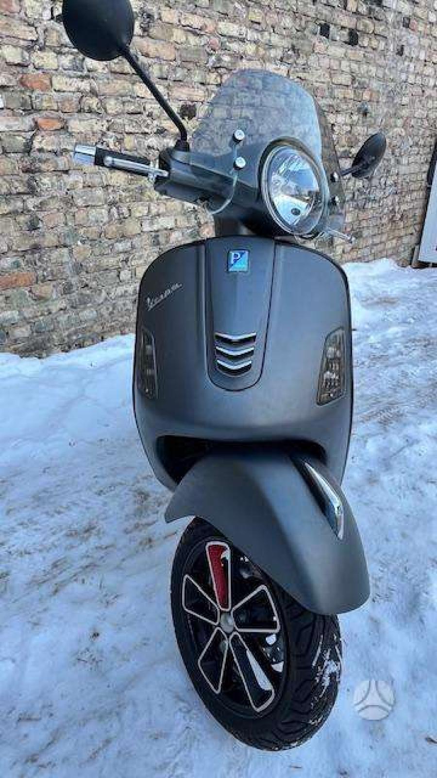 Pelēks Piaggio Vespa 2017 Rīga, ar dzinēja tilpumu 0.13 L un nobraukumu 3 tūkst. km par 4600 €, foto 2 vietnē AUTOMOTO.COM.LV