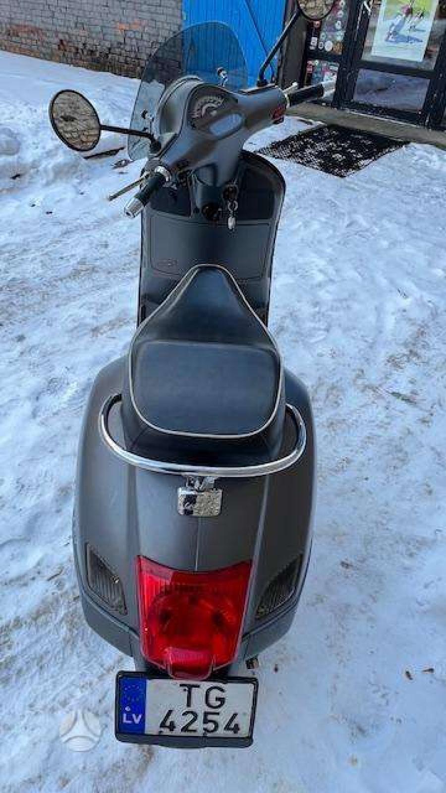 Pelēks Piaggio Vespa 2017 Rīga, ar dzinēja tilpumu 0.13 L un nobraukumu 3 tūkst. km par 4600 €, foto 11 vietnē AUTOMOTO.COM.LV