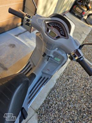 Pelēks Piaggio Vespa 2018 Pasvalys, ar dzinēja tilpumu 0.05 L un nobraukumu 20 tūkst. km par 1299 €, foto 8 vietnē AUTOMOTO.COM.LV