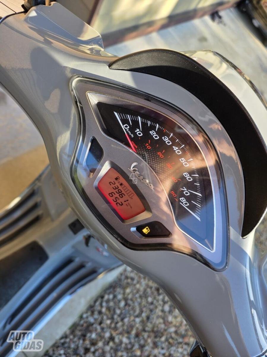 Pelēks Piaggio Vespa 2018 Pasvalys, ar dzinēja tilpumu 0.05 L un nobraukumu 20 tūkst. km par 1299 €, foto 19 vietnē AUTOMOTO.COM.LV