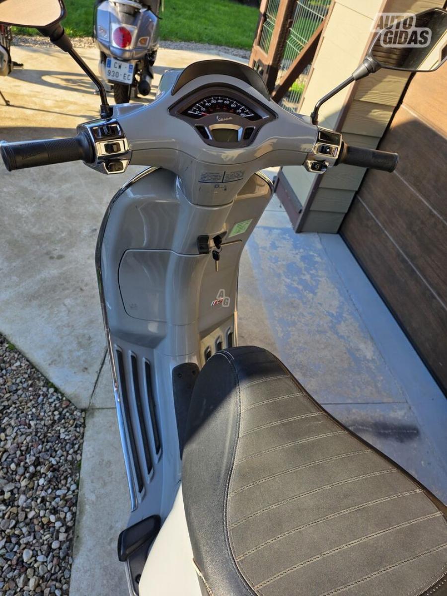 Pelēks Piaggio Vespa 2018 Pasvalys, ar dzinēja tilpumu 0.05 L un nobraukumu 20 tūkst. km par 1299 €, foto 25 vietnē AUTOMOTO.COM.LV