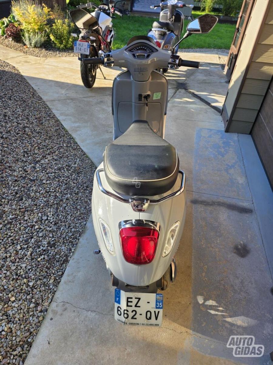 Pelēks Piaggio Vespa 2018 Pasvalys, ar dzinēja tilpumu 0.05 L un nobraukumu 20 tūkst. km par 1299 €, foto 26 vietnē AUTOMOTO.COM.LV