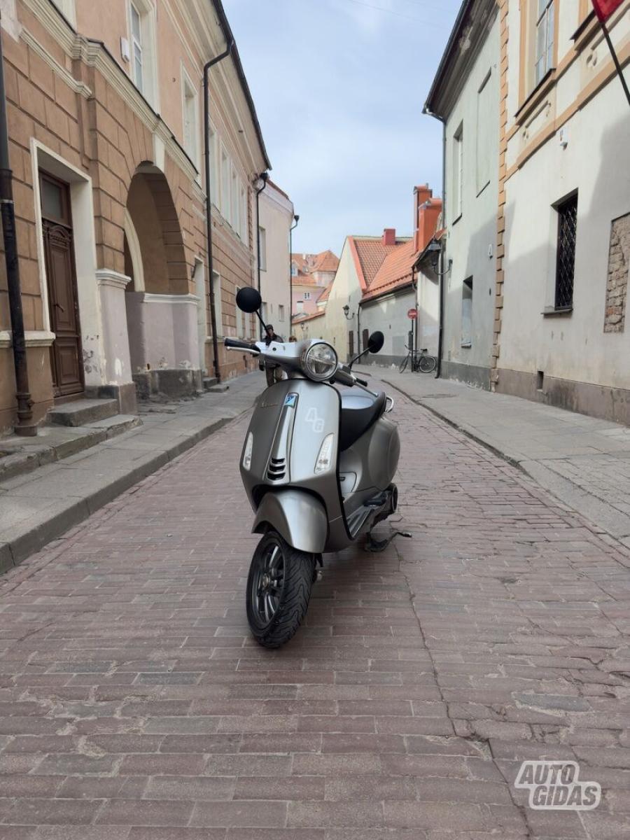 Pelēks Piaggio Vespa 2019 Viļņa, ar dzinēja tilpumu 0.00 L un nobraukumu 9 tūkst. km par 3400 €, foto 1 vietnē AUTOMOTO.COM.LV