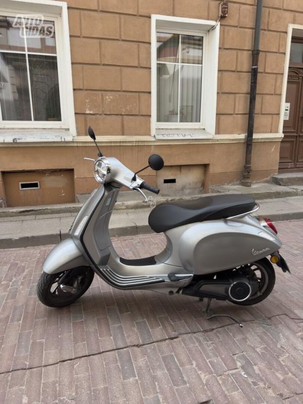 Серый Piaggio Vespa 2019 в Вильнюс, объемом двигателя 0.00 л и пробегом 9 тыс. км за 3400 €, фото 4 на AUTOMOTO.COM.LV