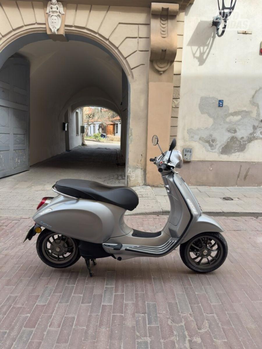 Pelēks Piaggio Vespa 2019 Viļņa, ar dzinēja tilpumu 0.00 L un nobraukumu 9 tūkst. km par 3400 €, foto 8 vietnē AUTOMOTO.COM.LV